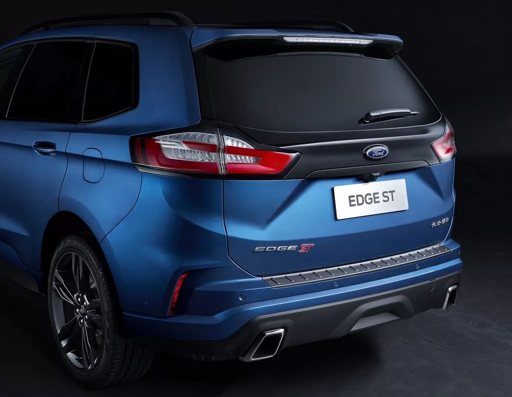 2.7T+8AT+V6，首款国产福特性能车，外形超霸气！_凤凰网汽车_凤凰网