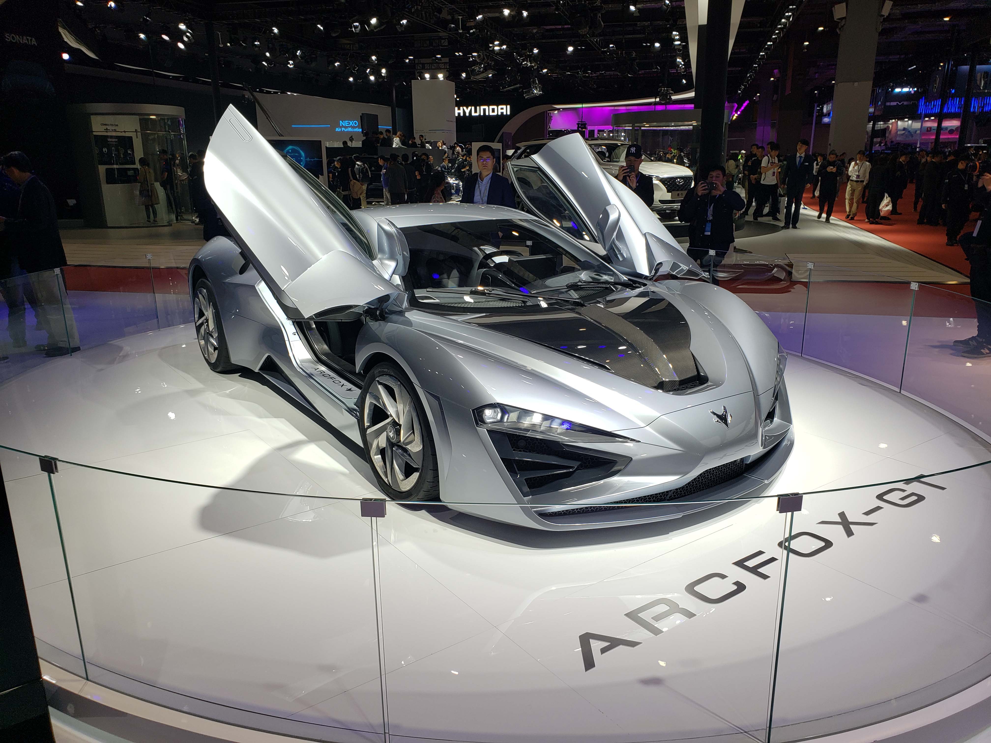 2019上海车展 | 破百不到3秒 ARCFOX GT和GT赛道版亮相_凤凰网汽车_凤凰网