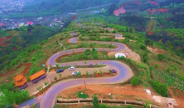 这68道弯的盘山公路你可曾见过?现在成了网红自驾的乐园! 凤凰网