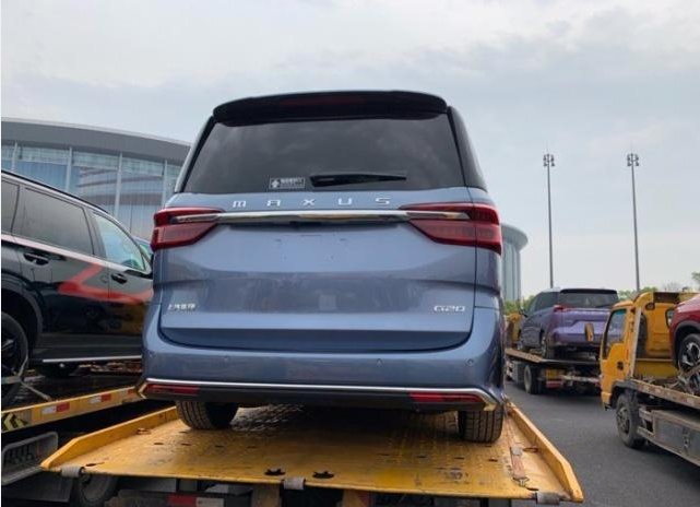 偶遇正在运输中的全新大通G20！比传祺GM8大气 143马力配2.0T+6AT__凤凰网