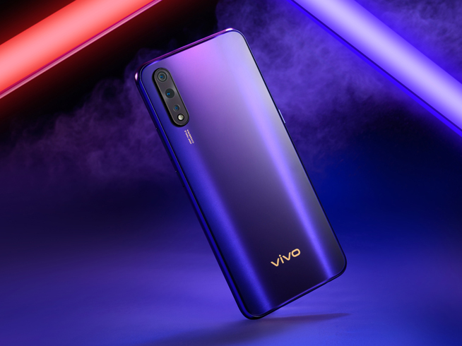 vivo Z5官方渲染图公布：4800万三摄大提升 三大绚丽配色__凤凰网