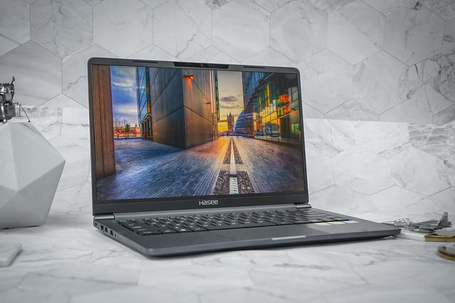 为减重成1kg笔记本，神舟精盾U45A1畅玩版用了这几招__凤凰网