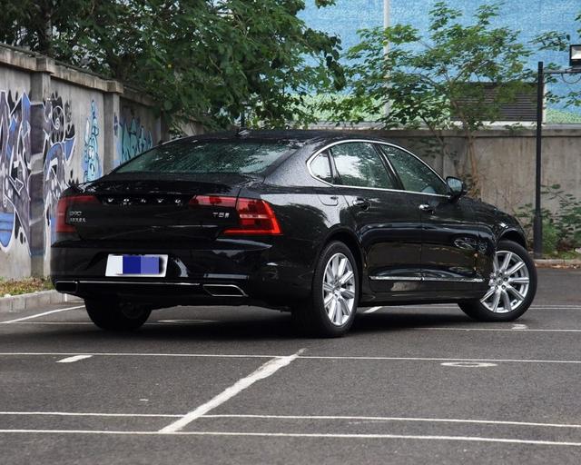 以安全性能著称，如今降价换销量，沃尔沃S90为何处境艰难？__凤凰网