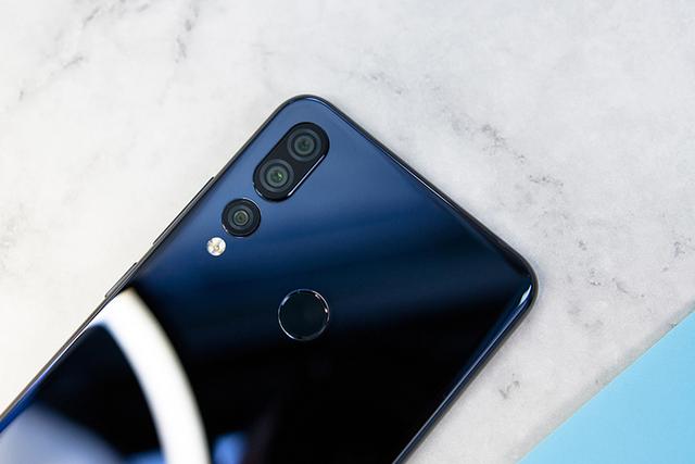 联想手机靠它逆袭：这款Z5s骁龙710配三摄1398元，还能要求啥__凤凰网