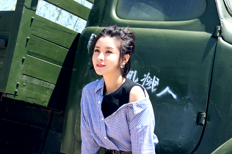 苏小妹曝光最新写真 青春洋溢气质迷人凤凰网