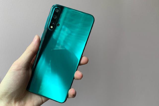 麒麟980、4800W像素四摄、40W快充和NFC：华为nova5亮相__凤凰网