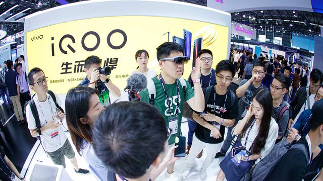 vivo打破行业记录，MWC19上海展位瞬间被挤爆__凤凰网