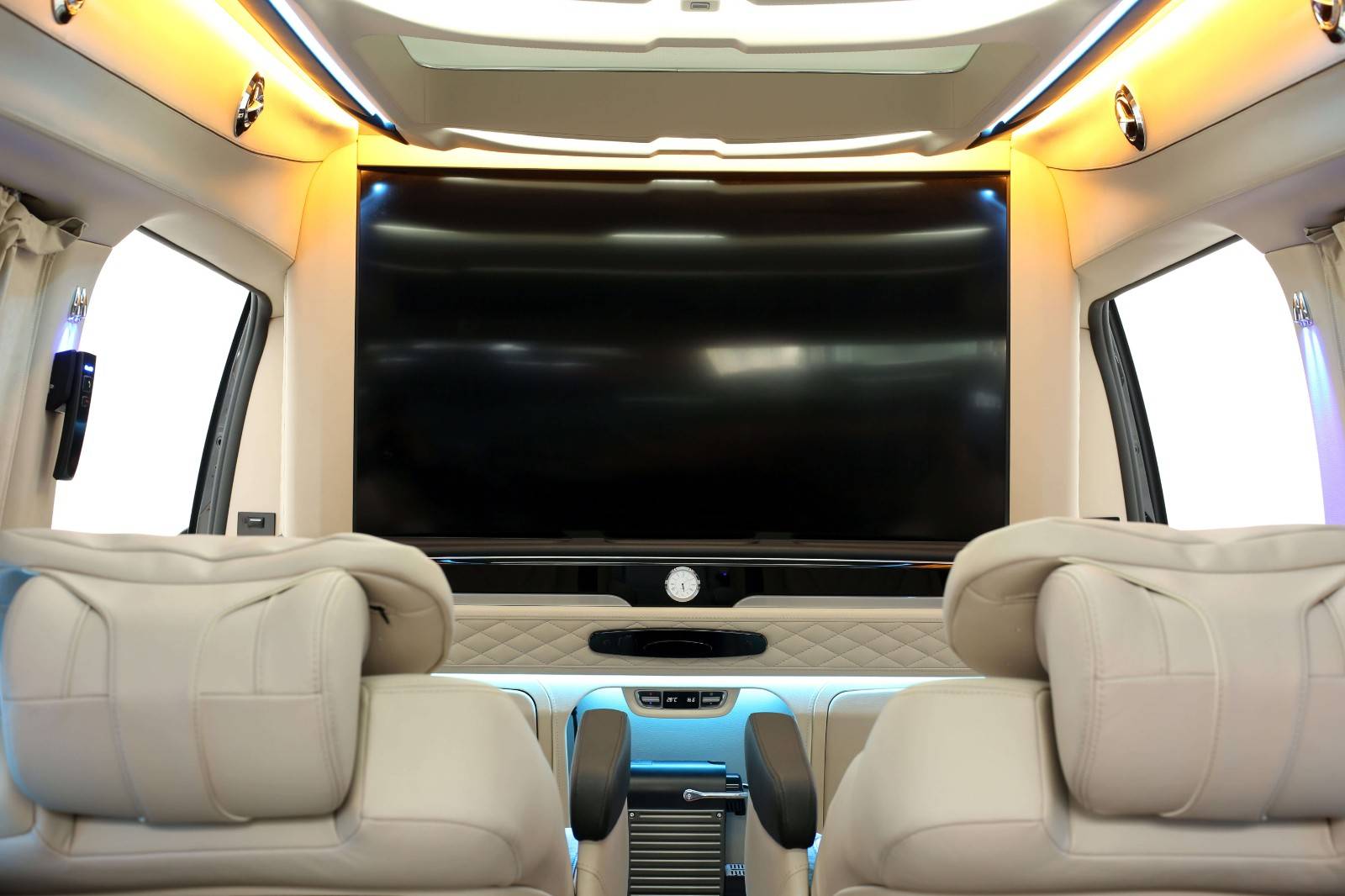 19款奔驰V260L加长版，七座商务车，人性化装备，关怀一如既往__凤凰网