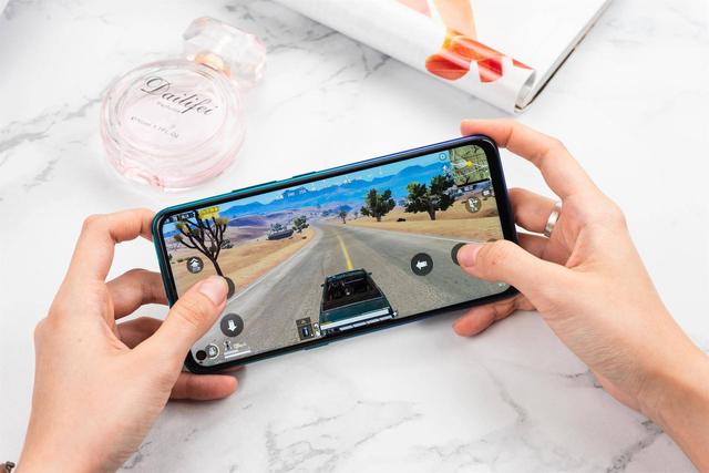 千元机也有黑科技，vivo Z5x首发ART++Turbo技术,流畅度全面进阶__凤凰网