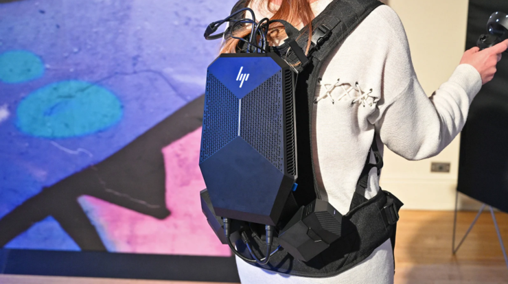 惠普发布了一款新背包：可连 VR 头显，也可当电脑主机_凤凰网