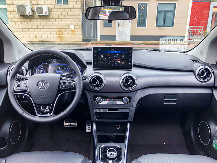 NEDC续航403km，补贴后9.99万元起，北汽新能源EC5售价公布__凤凰网