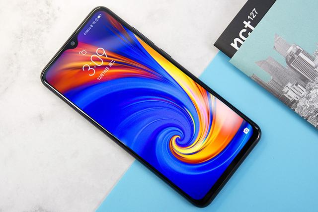 联想手机靠它逆袭：这款Z5s骁龙710配三摄1398元，还能要求啥__凤凰网