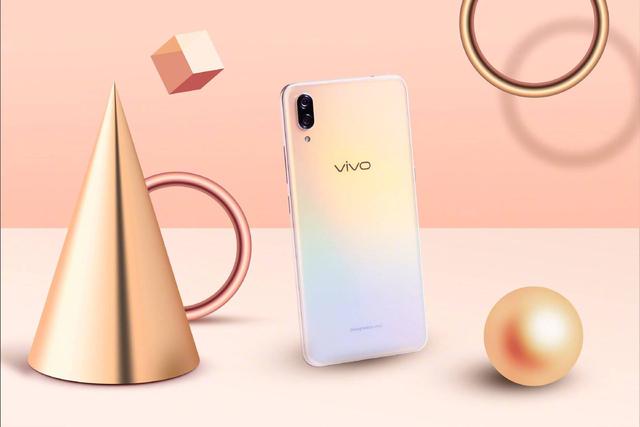 vivo X23幻彩版拍全家福，美要溢出平面？__凤凰网