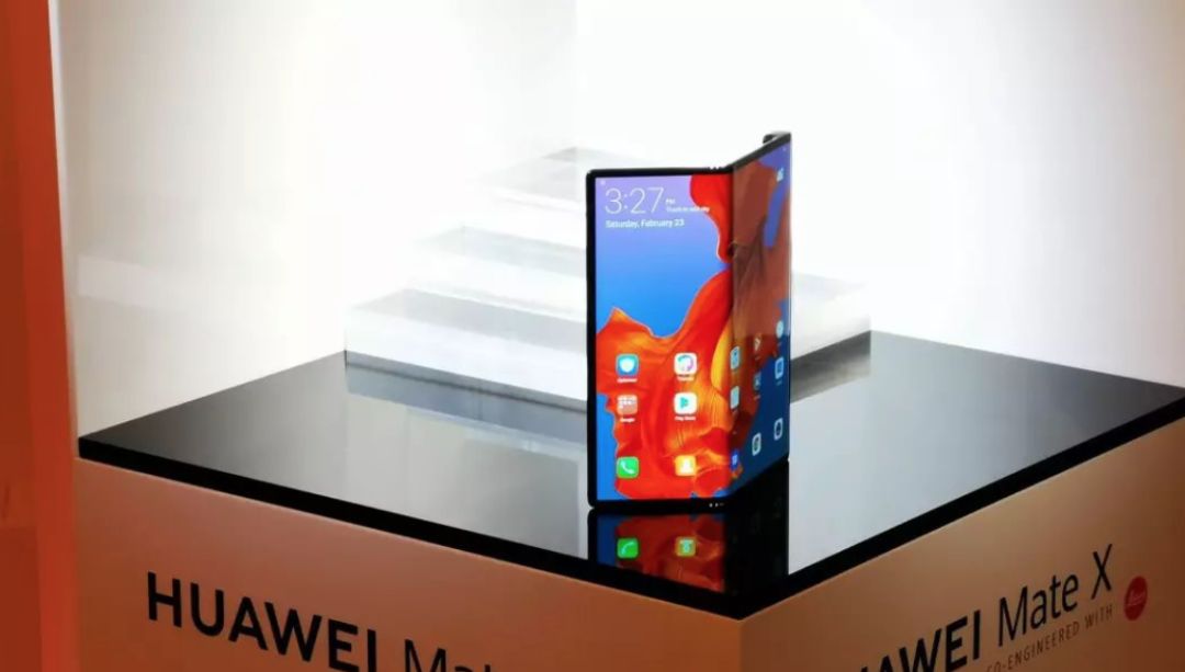 折叠屏手机爆发，零组件多环节受益__凤凰网