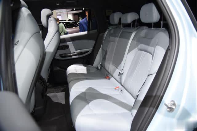 热门新势力纯电SUV的对决：蔚来ES6 VS 天际ME7，谁更胜一筹？_凤凰网汽车_凤凰网