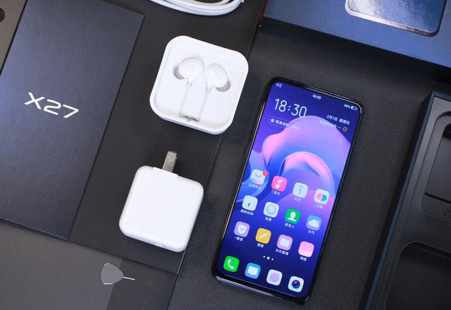 iQOO、vivo X27、OPPO Reno三款手机充电对比，结果不想说__凤凰网