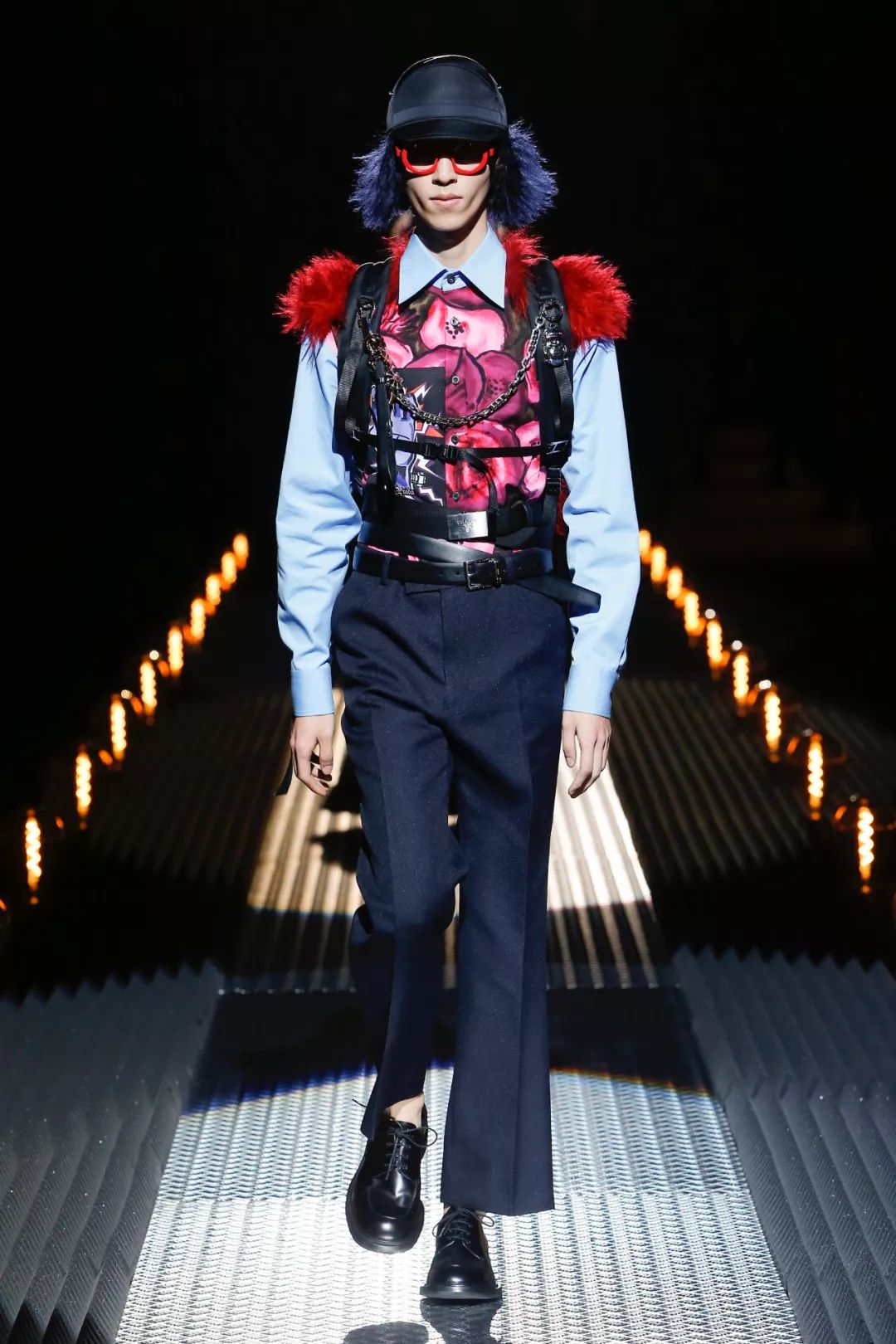 这个女性主义的时装品牌，办了一场“怪秀”__凤凰网