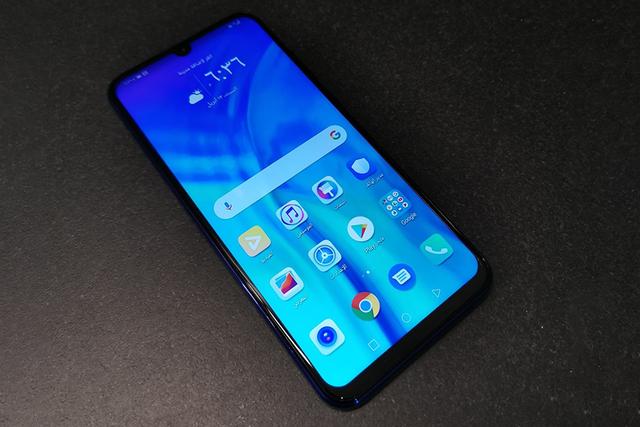 荣耀10i真机开箱：麒麟710三摄机型、前置3200W像素强力自拍__凤凰网