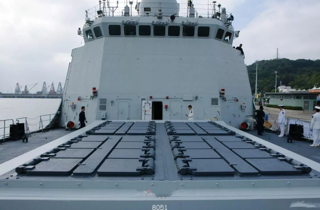中国海军“过气网红”开始配新武器，052B变成什么样子来融入大家庭？_凤凰网军事_凤凰网
