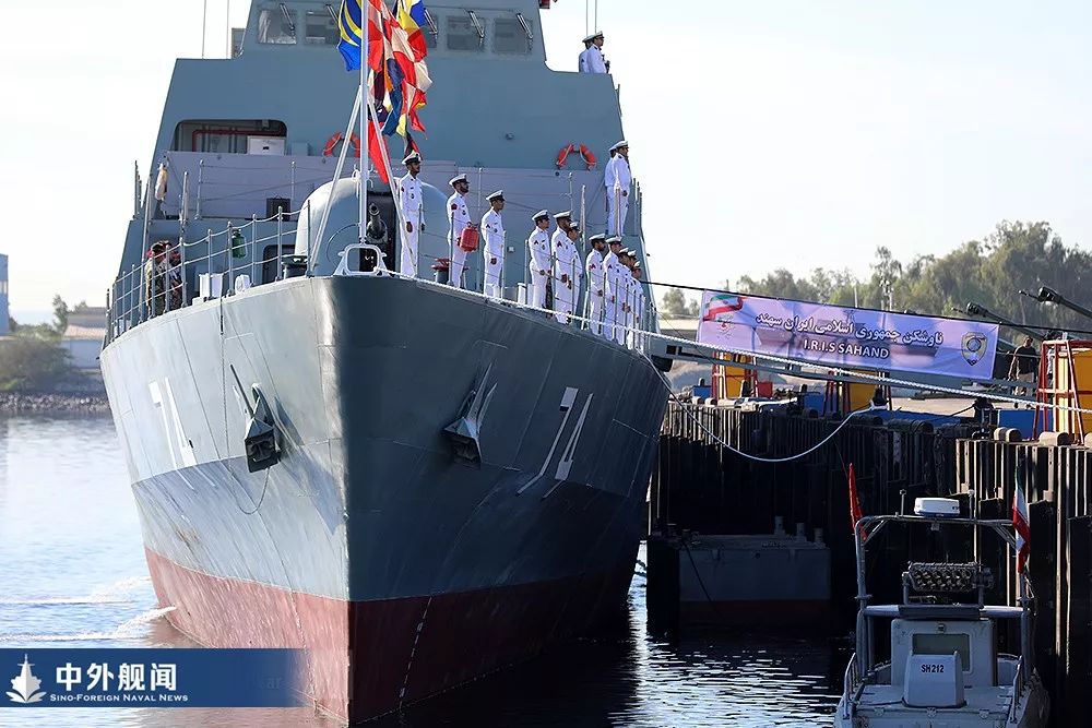 伊朗入列一艘新型国产驱逐舰_凤凰网