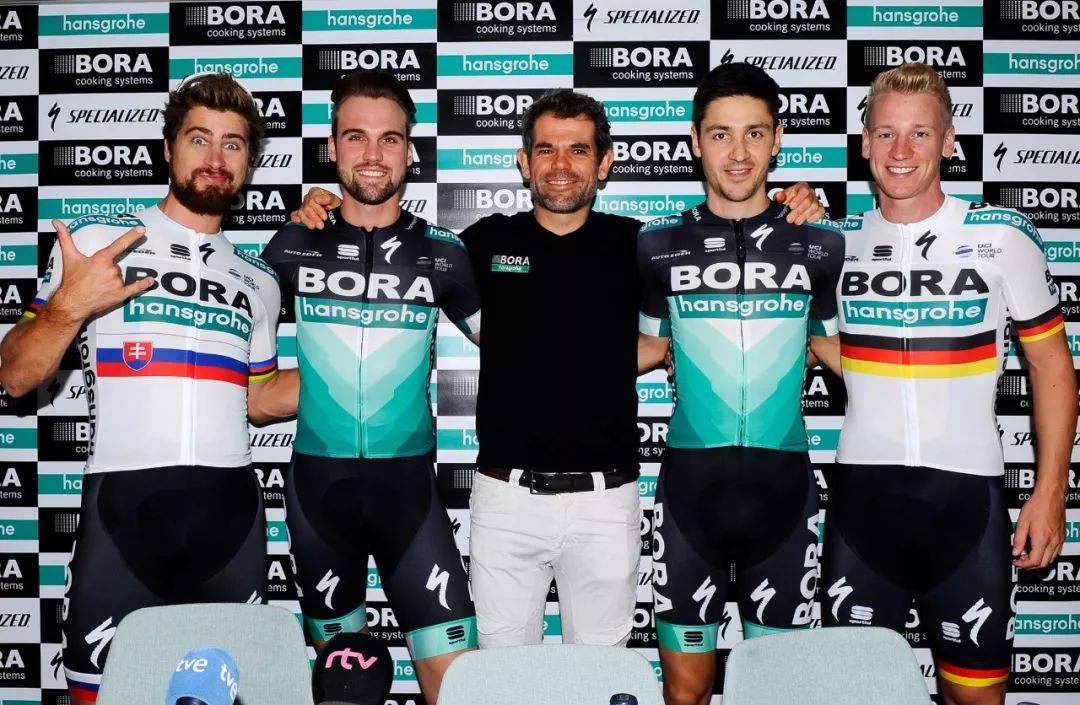 新年，新赛季，新变化，各大车队队服新鲜出炉！__凤凰网