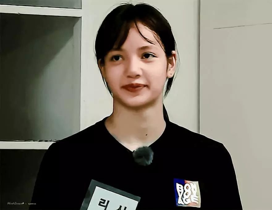 Lisa的素颜受歧视？难道她们没发现自己爱豆共用一张过度整形脸吗？_凤凰网