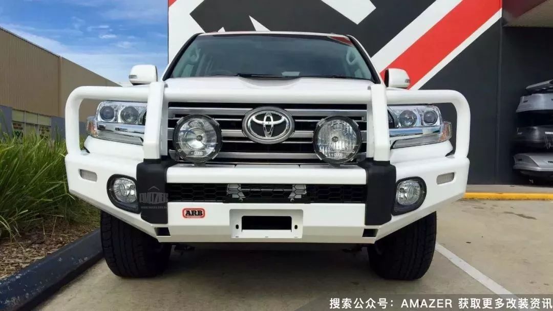 仔细看看丰田陆巡LC200的新款ARB牛栏前杠__凤凰网