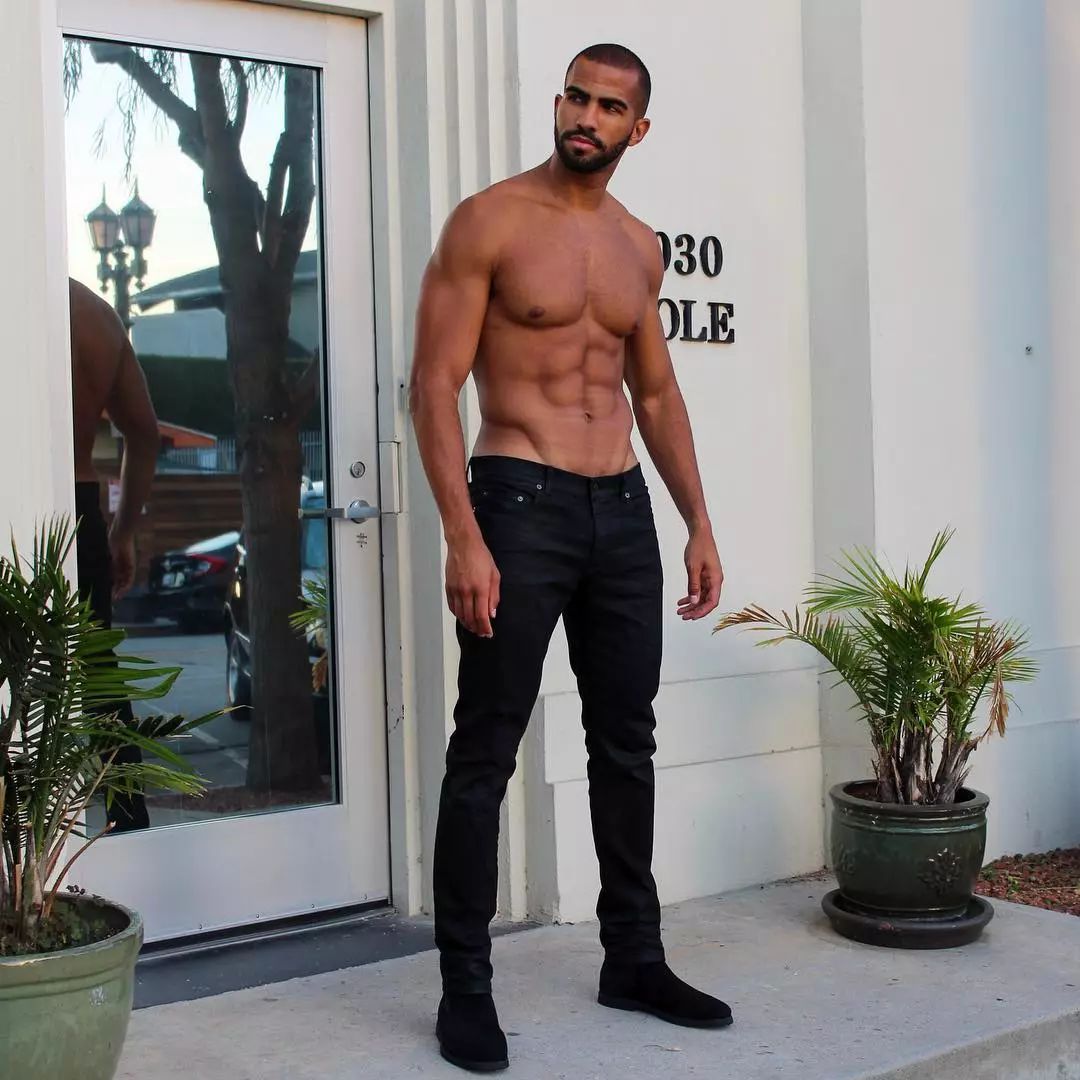 完美的法国黑人男模Pierre Abena，我觉得是我的真命天子！_凤凰网