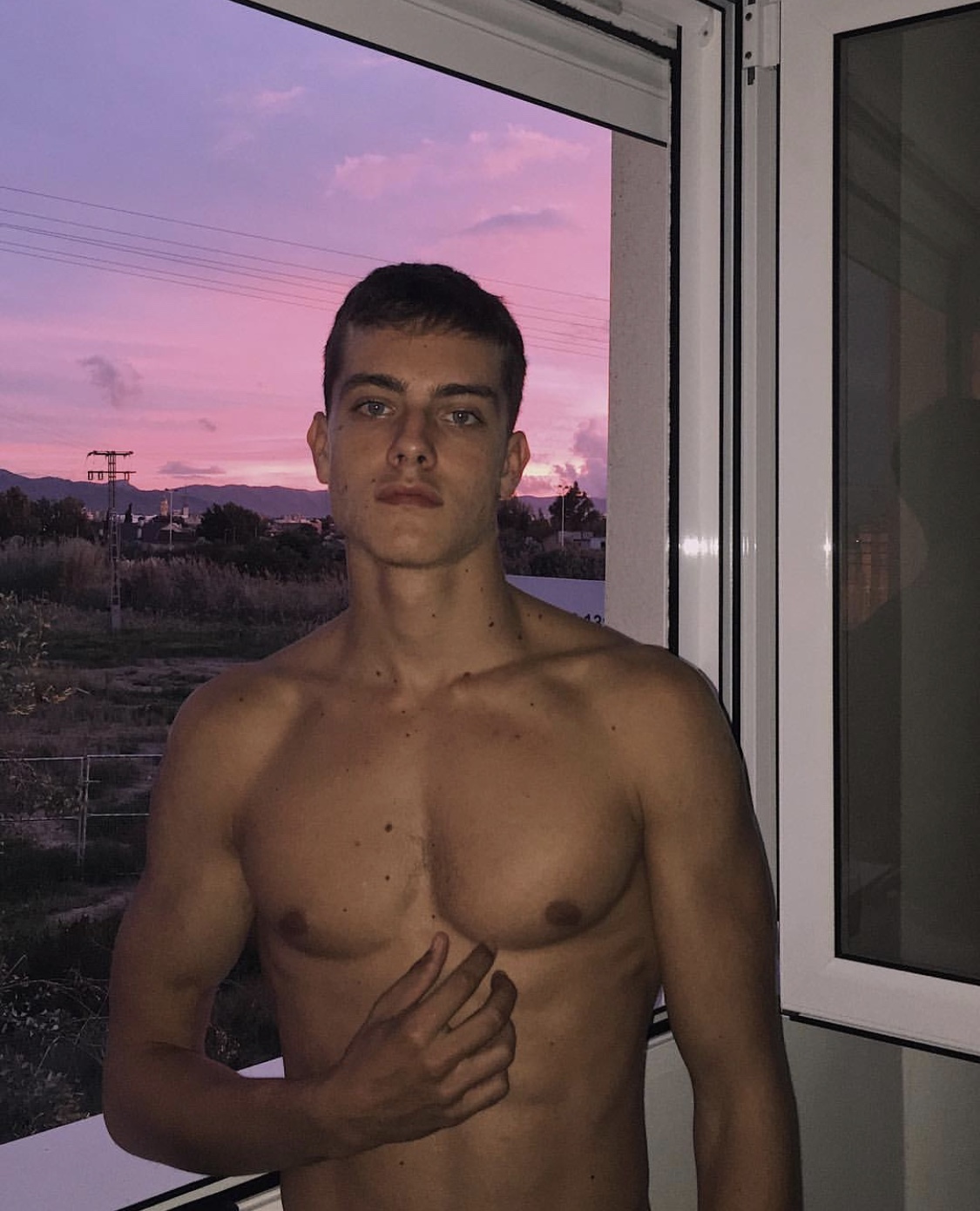 从被校园暴力到克服自卑 男模Jaime Ortiz用了一年时间来改变自己_凤凰网