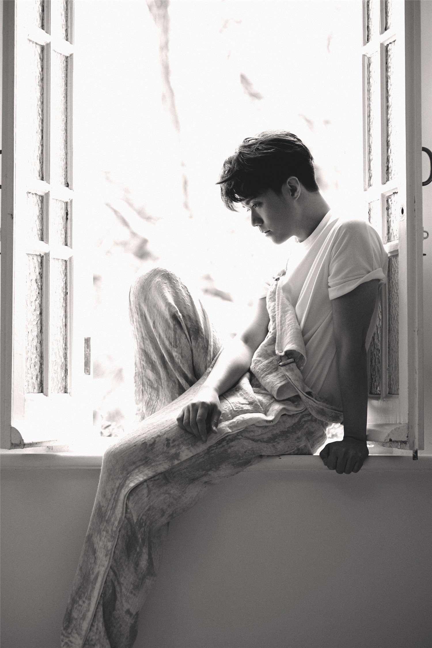 张敬轩大碟《Senses Inherited》上线 传承品味致敬偶像林忆莲_凤凰网