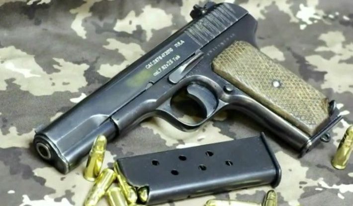 解放军第一次大批量装备的手枪，国产54式手枪有什么优缺点？__凤凰网