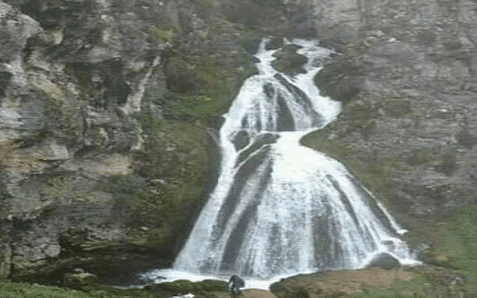 中国最“恐怖”的瀑布：下雨天会有新娘出现 曾是无人踏足的禁地_凤凰网