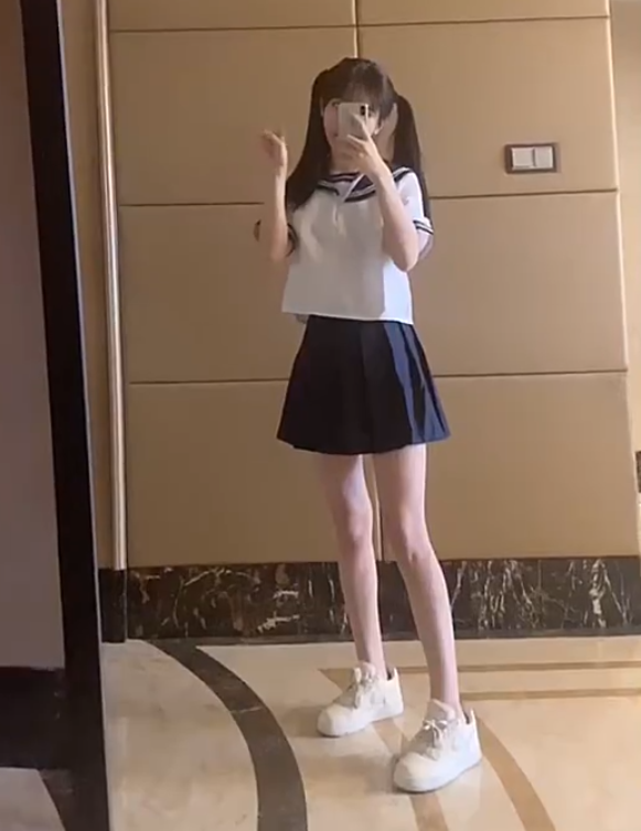 斗鱼绝地求生一姐的反差：呆妹晒COS照超美，团团不露亏大了！__凤凰网