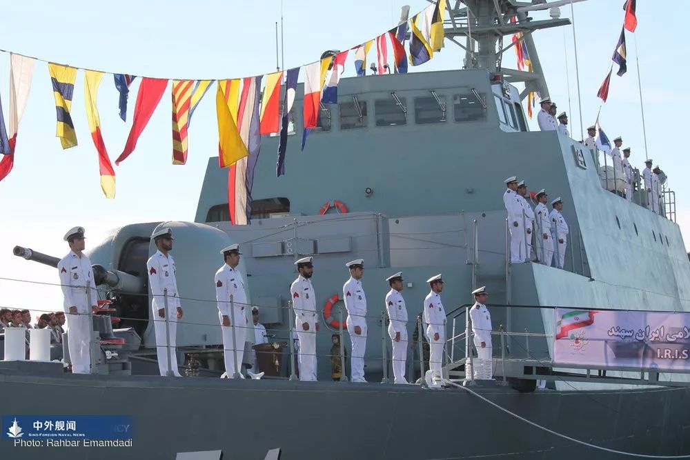 伊朗入列一艘新型国产驱逐舰_凤凰网