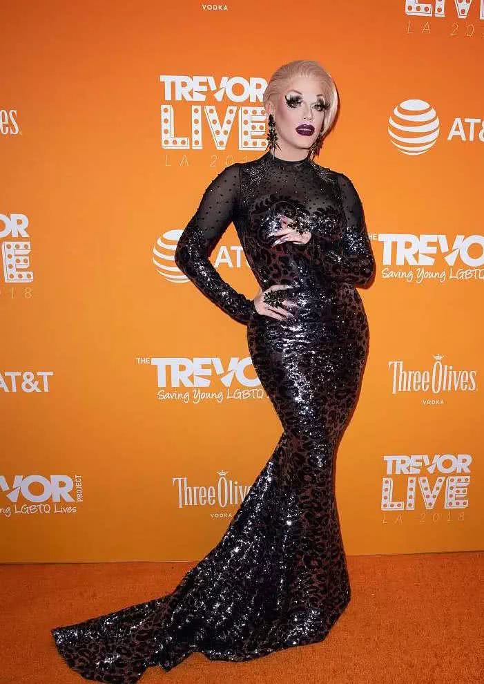 好莱坞女星其实是男人？Drag Queen到底是什么来头？！_凤凰网