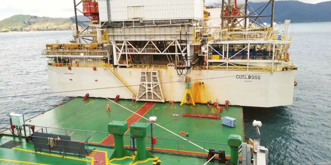 【图鉴】”振华28”在新西兰半潜装载平台__凤凰网