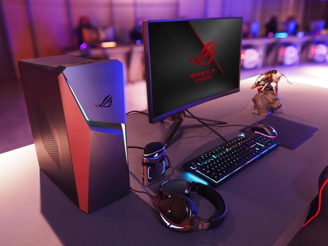 一口气发布数十款产品：ROG“天生BUFF”竞力狂飙__凤凰网