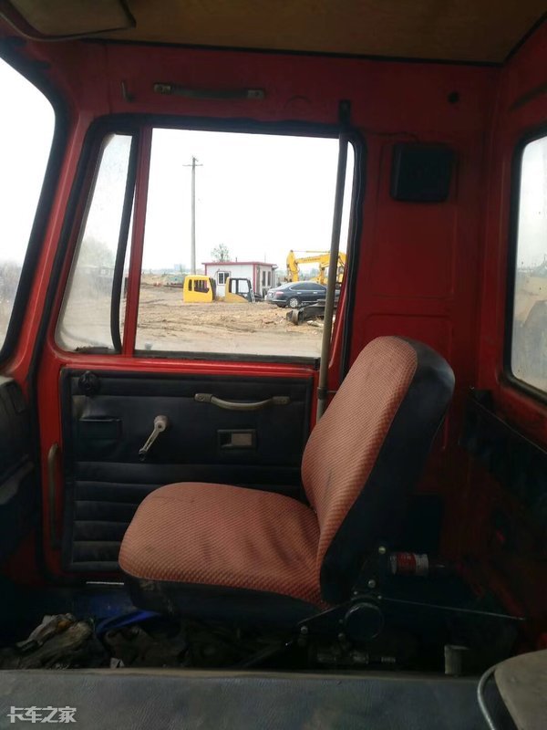 不可思议！国内罕见的TATRA-T815 V12车型仍在服役__凤凰网