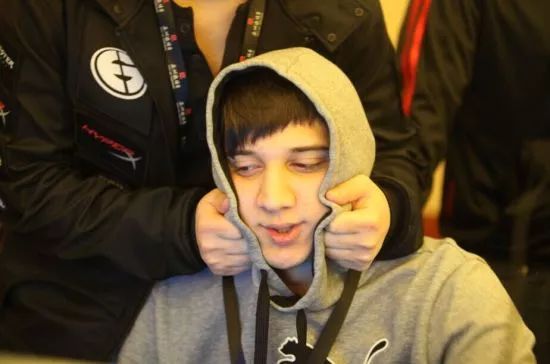 DOTA2:一号位选手大比拼,Nisha成就巅峰大魔王,AME难救低迷LGD__凤凰网