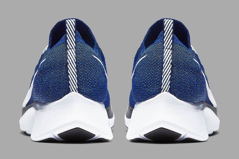抢先预览 Nike Zoom Fly Flyknit 全新深蓝配色__凤凰网