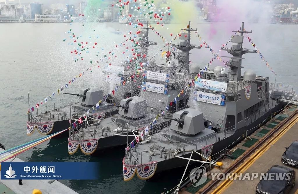 韩国海军第一批猎杀火箭巡逻艇完工_凤凰网