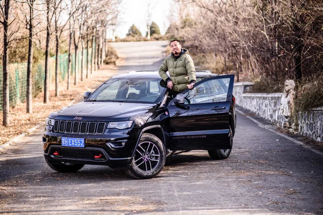 豪华之外的野性 Jeep大切诺基高性能版的与众不同__凤凰网