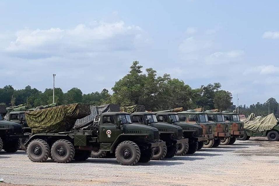 老挝建军节阅兵方阵照片曝光 5款中国装备亮相_凤凰网