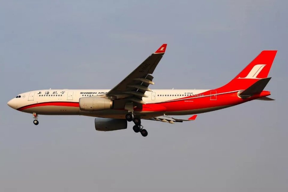 上海航空3架787-9两月集体转场浦东，轮班飞新加坡和墨尔本__凤凰网