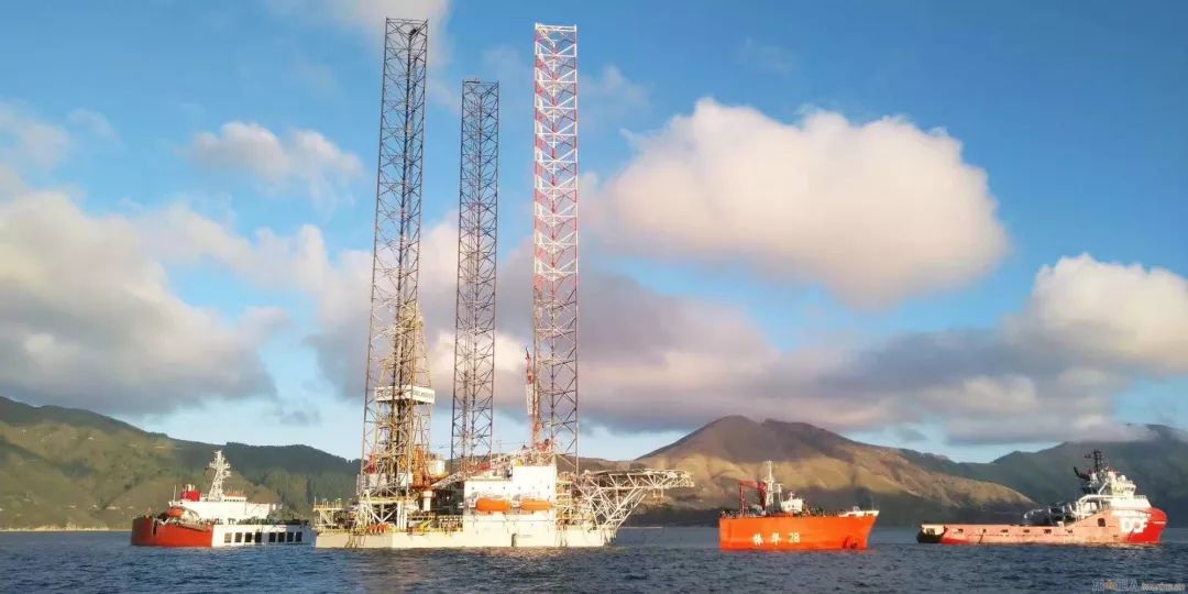 【图鉴】”振华28”在新西兰半潜装载平台__凤凰网