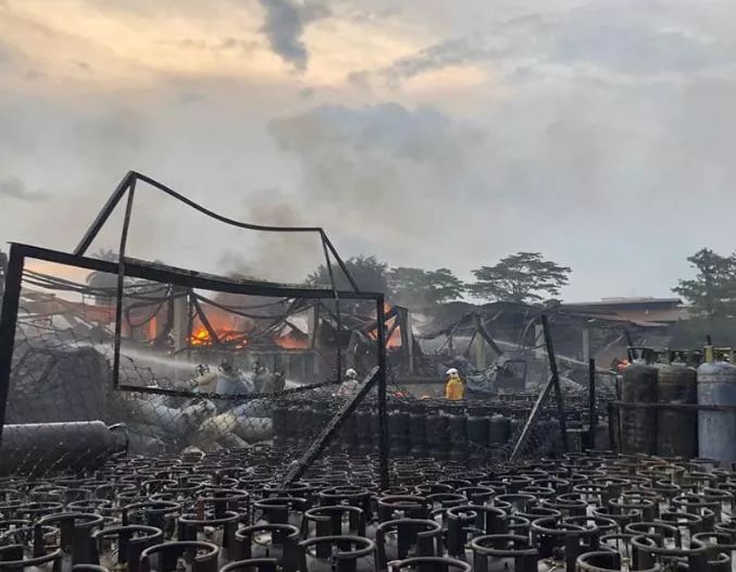 突发！新加坡惊天大爆炸详细经过曝光！__凤凰网