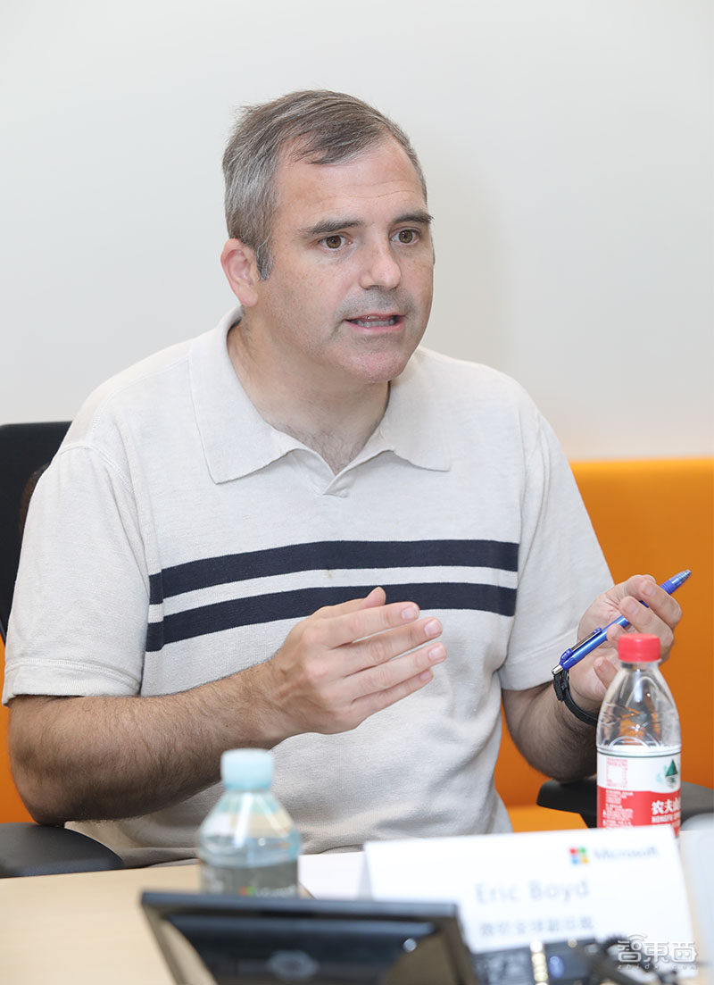 对话微软AI平台负责人：详解Azure AI三大领域、中国业务和投资OpenAI背后_凤凰网科技_凤凰网