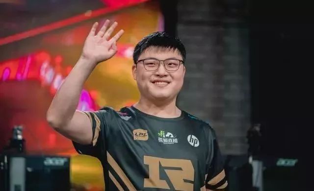 lol玩家晒出uzi世界赛失误集锦图，网友调侃“你是魔鬼吗”？__凤凰网