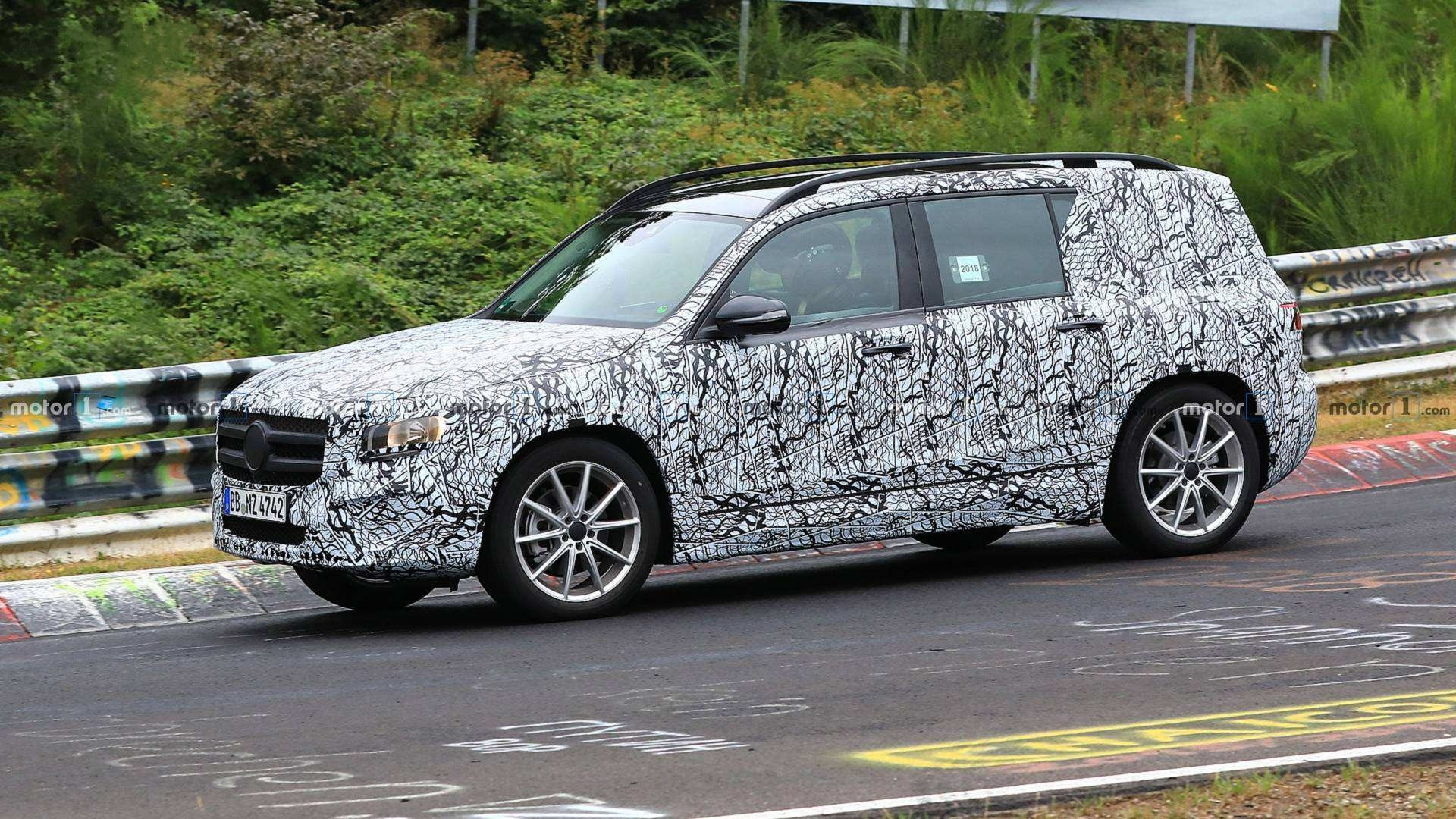 经典再现 仿佛GLK“复活” 奔驰GLB即将亮相！_凤凰网汽车_凤凰网