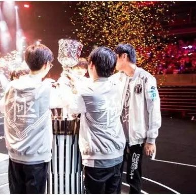 看了theshy在LPL春决的表现，G2老板呼叫自家上单：快练吸血鬼！_凤凰网